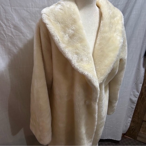 A Borg Fabric | Intimates & Sleepwear | Vintage A Borg Fabric Long Robe ...